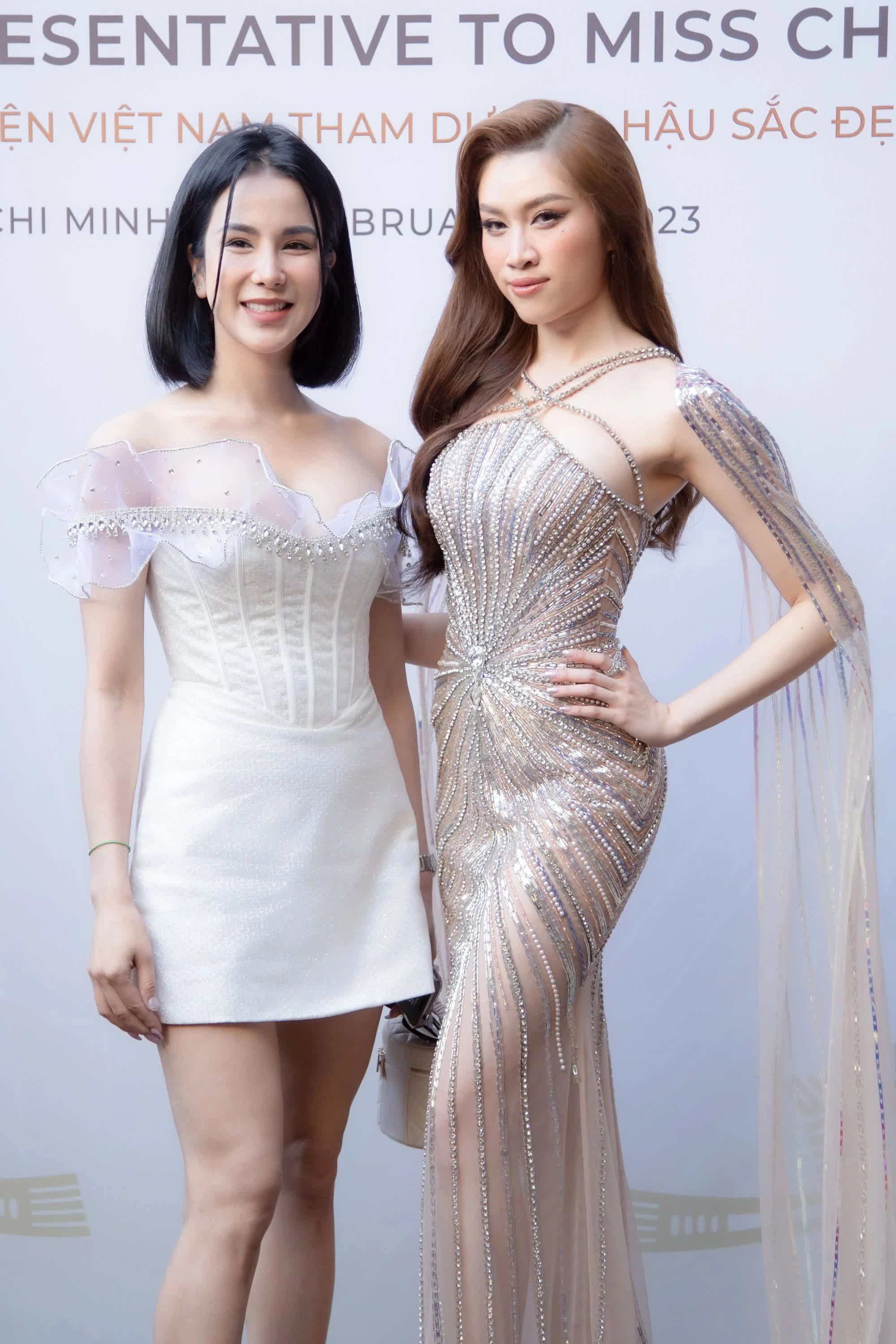 Sở hữu đường cong "sóng thần", Diệp Lâm Anh chính là bà mẹ đơn thân nóng bỏng nhất showbiz Việt?